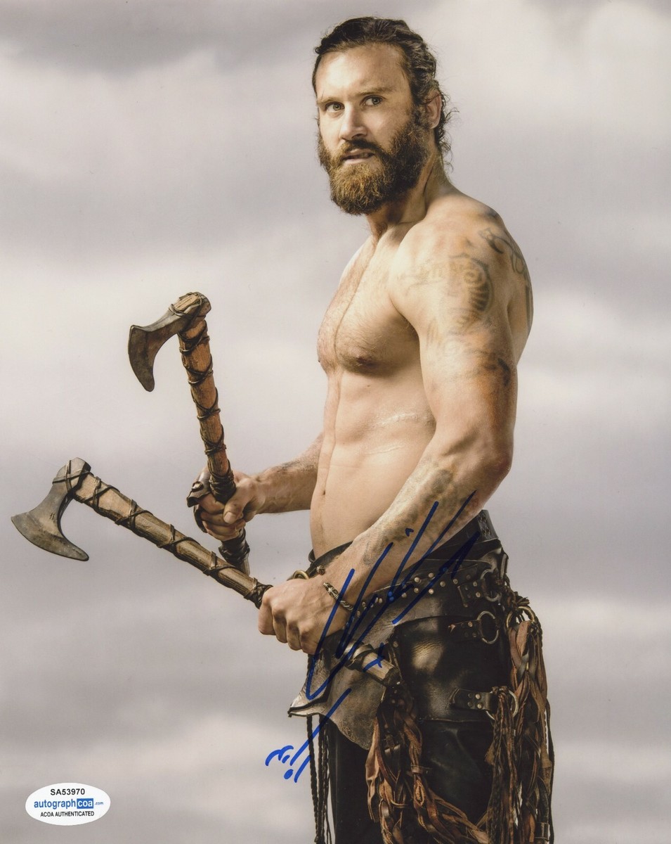 Clive Standen Vikings Tattoo Clive Standen Vikings Actor Selfie Time