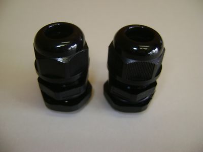 Connectors, Plugs & Sockets - Strain Relief