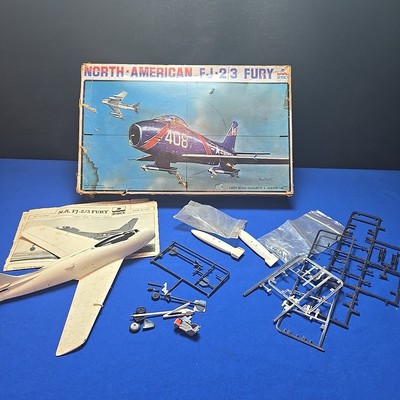 ESCI 1:48 Scale FJ-2/3 Fury Model Kit #4042 - Read | eBay