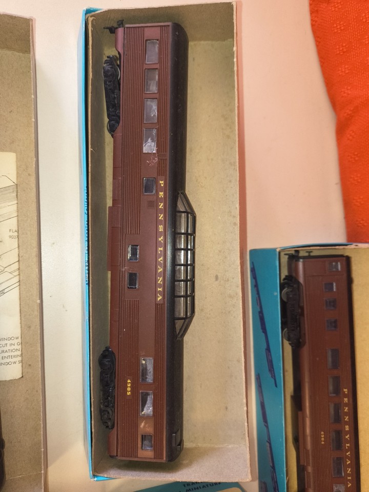 HO Scale Broadway Limited PRR Pennsylvania F7 A/B/A with 3 passenger ...