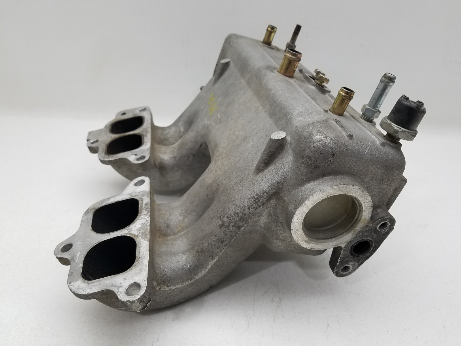 1983-1988 Toyota Celica Pickup 4Runner 22RE intake manifold upper ...