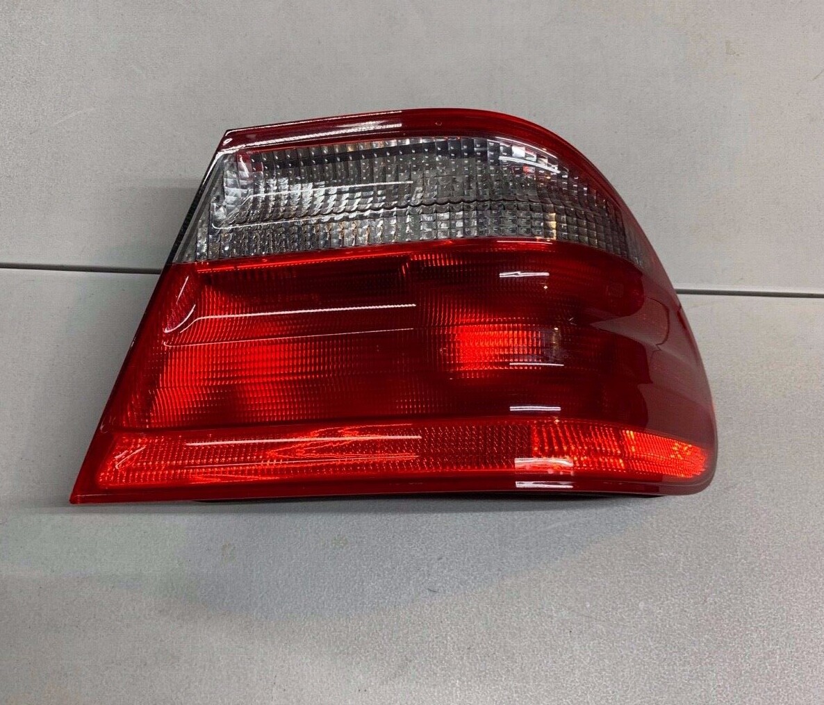 Mercedes-Benz Tail Light Lamp Lens 2108203664 Right Rear E320 E430 E55 ...