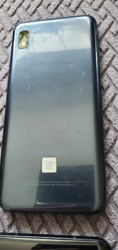 Lot Of 4 Random Android Phones From An Auction Still Locked | eBay