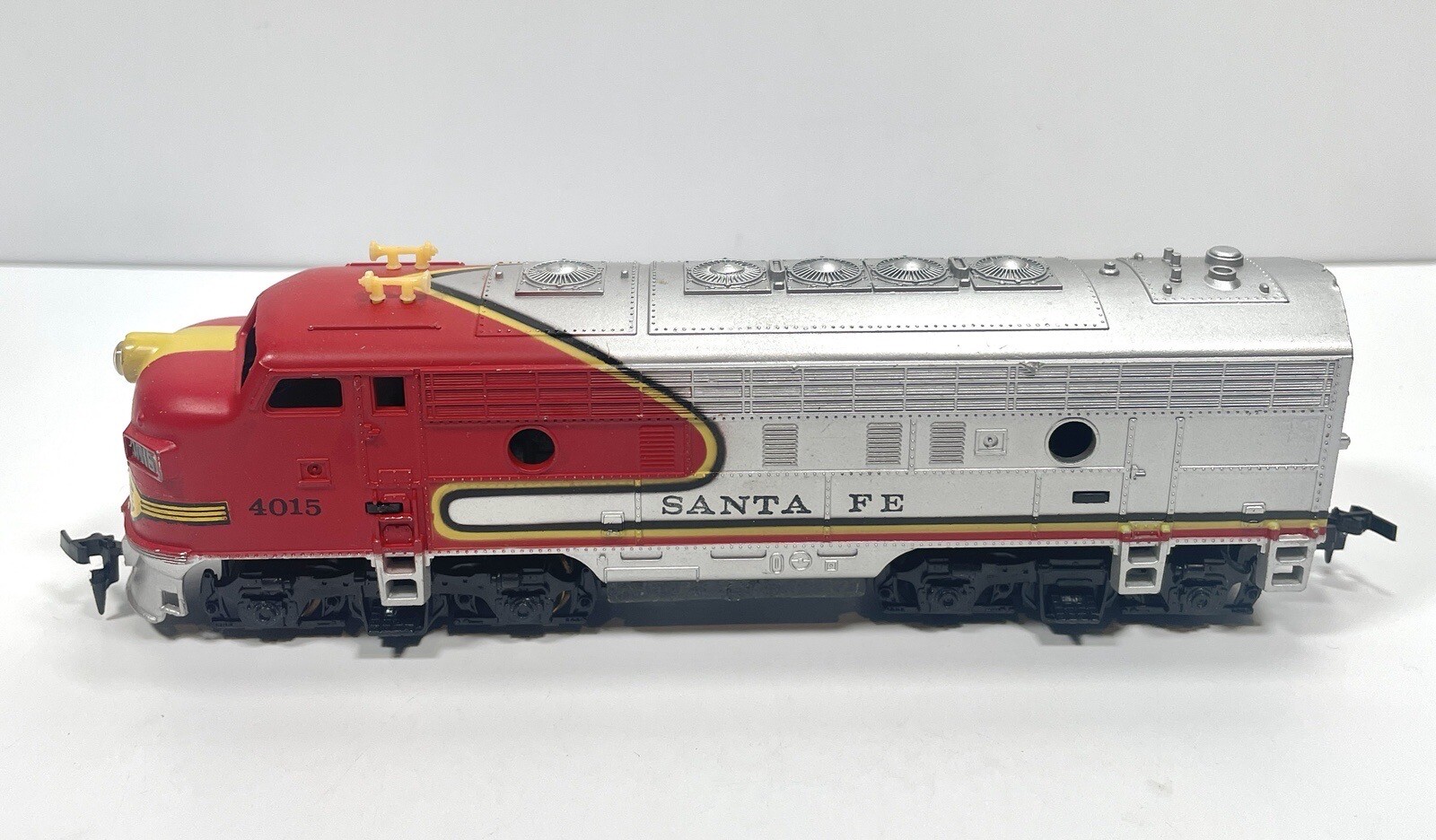 Tyco HO Santa Fe F7 A & B Units Diesel Locomotive & Dummy #4015 Tested ...