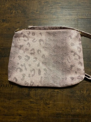 Jen & Co Pink Animal Print Crossbody Purse w/3 Pockets Inside (1 is Zip ...
