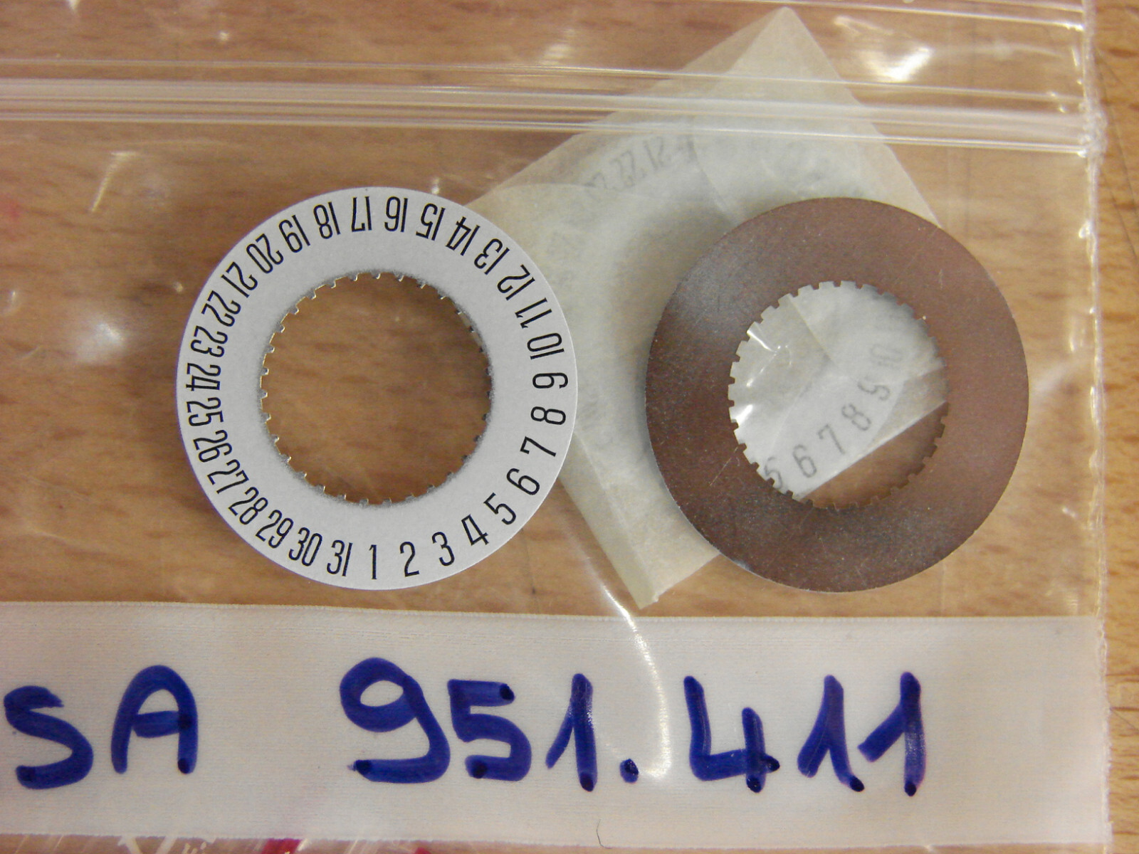 ETA 951.411, 951.111, 951.121 date disc #2557 @ 3 and 6 | eBay