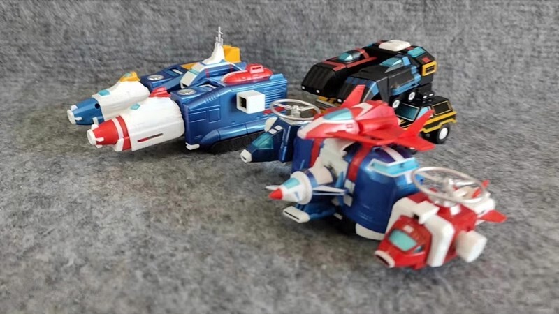 New FJ Voltron Vehicle Force 15 Form-fitting Airplane Transforming ...