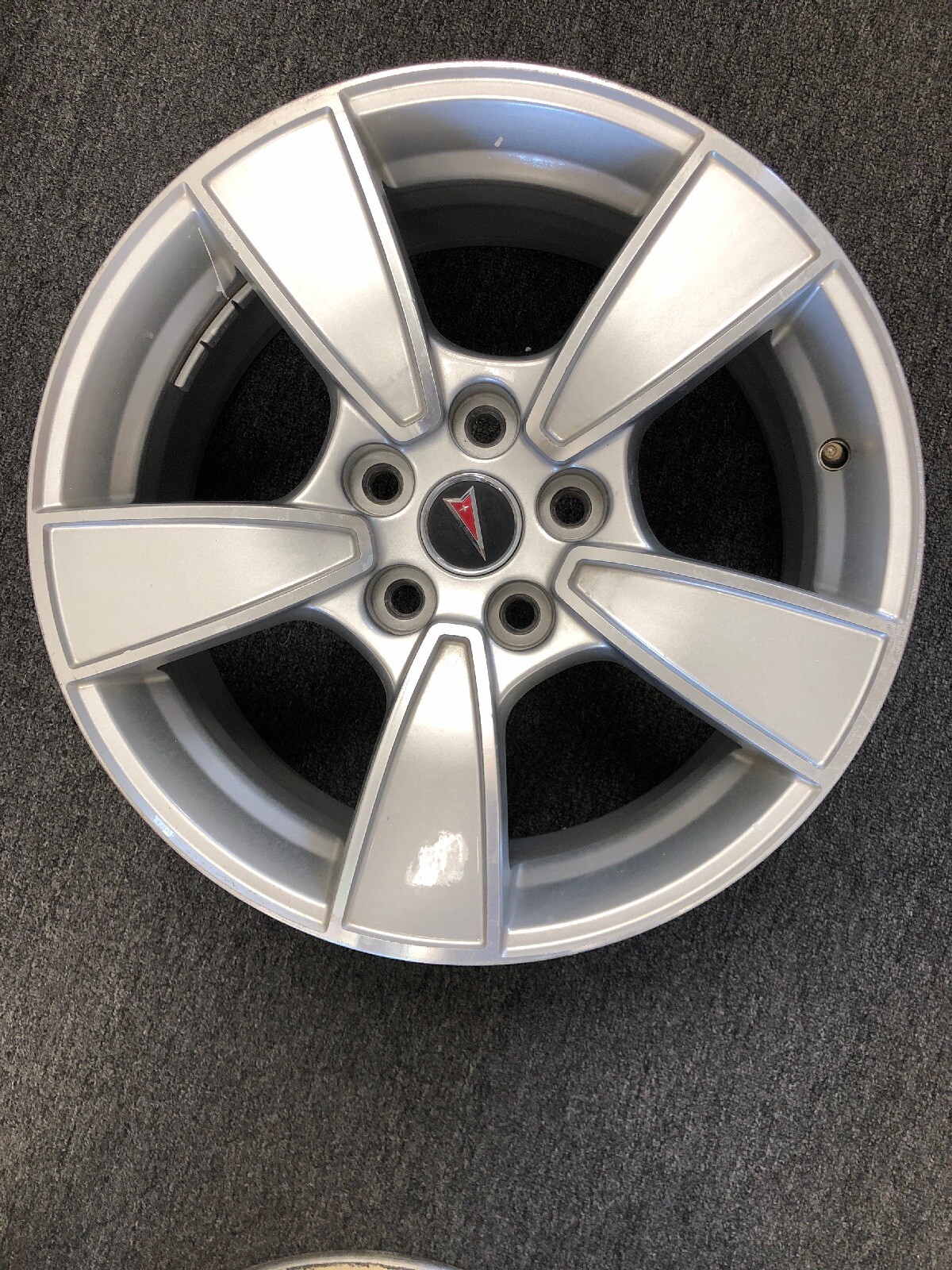 5 Rims Came off 2009 Pontiac G8 GT OEM 18” Comes With 4 Tire Pressure ...