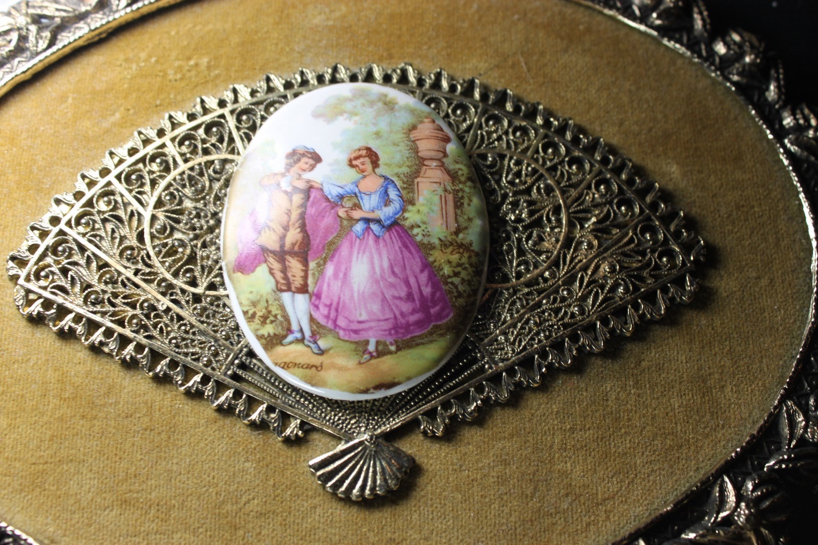 E.A. RIBA CO. INC. BROOKLYN. N.Y. Style No 69 RARE Ceramic art, Metal ...