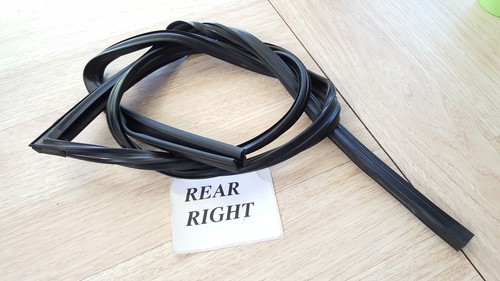04-09 mazda mazda3 RUN CHANNEL rear right GLASS BN8V-72-605 BN8V72605 ...