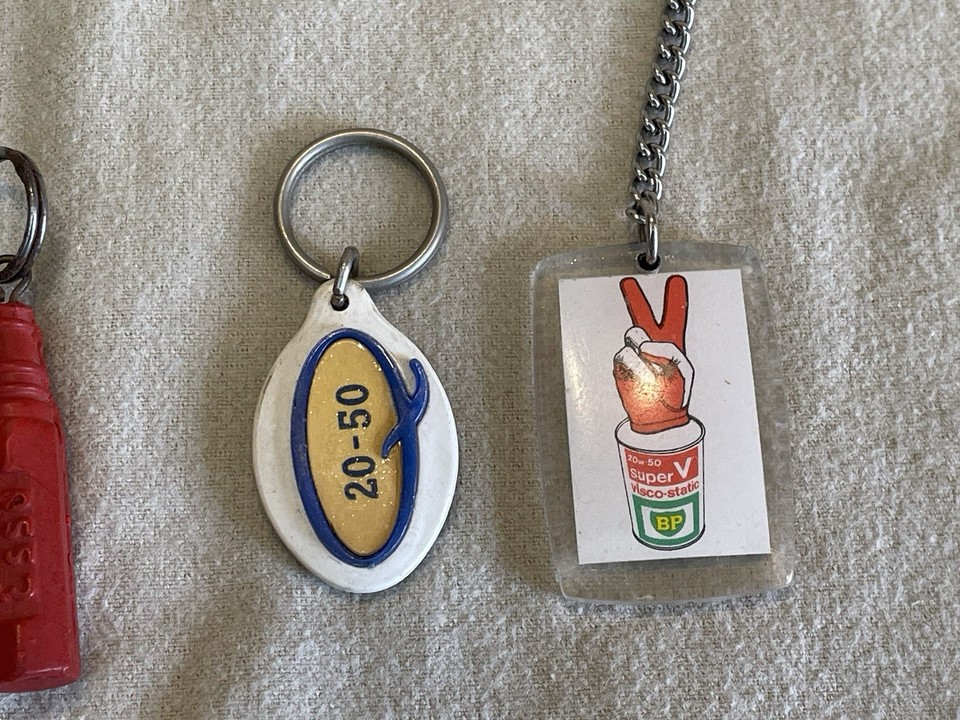 VINTAGE 1950s -60's DUCKHAMS ESSO SHELL BP PETROL / OIL STATION KEYRING ...