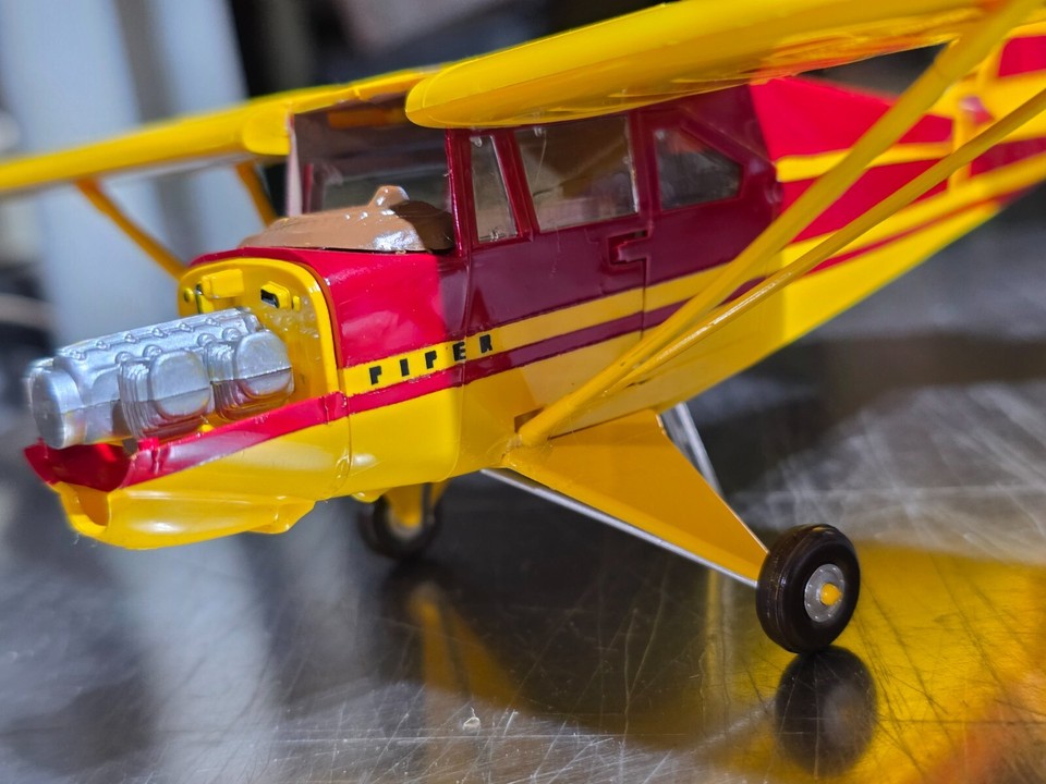 Vintage Monogram 1/32 (?) Piper PA-22 Tri-Pacer Sport Plane Model ...