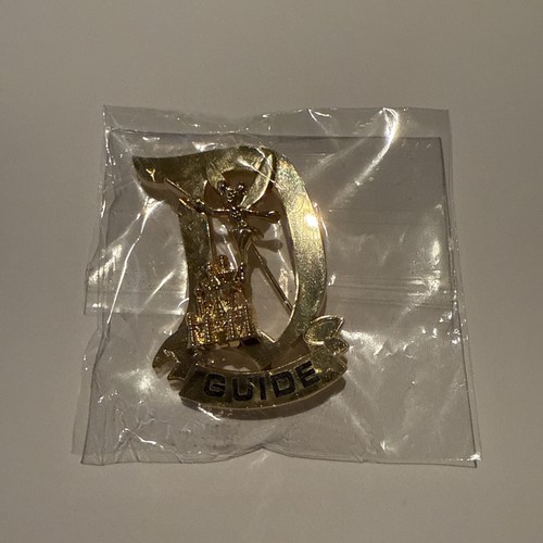 Disneyland Resort Guest Relations VIP Cast Member Guide Pin | eBay
