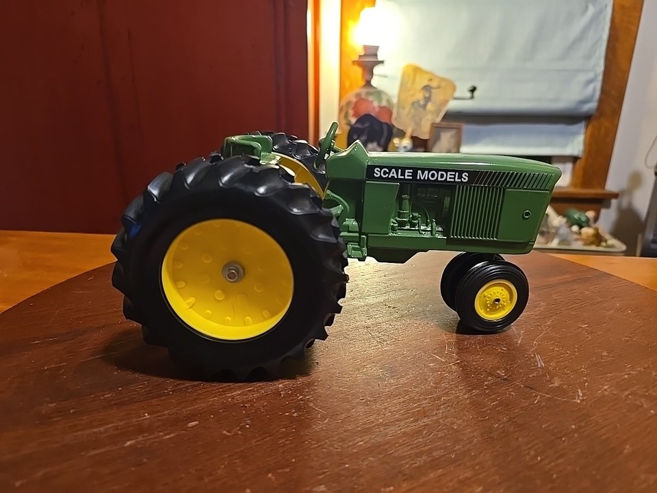 Vintage 1/16 Scale Ertl - Early Scale Models - Green Row Crop Tractor ...