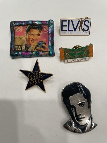 RARE LOT OF 18 VINTAGE ELVIS ITEMS CHECKBOOK CASE, MUSIC BOX, PINS ...