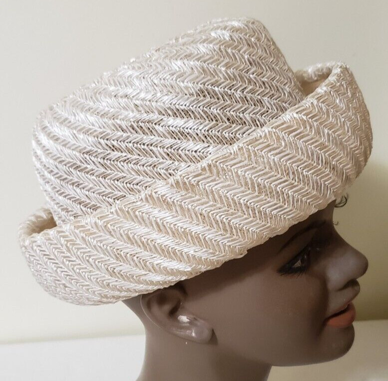 Vintage Doris Designed 50s...60s Straw Hat. - Gem