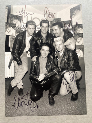 ASLAN signed komplett original signiertes Presse-Foto 12.5x17.5 ...