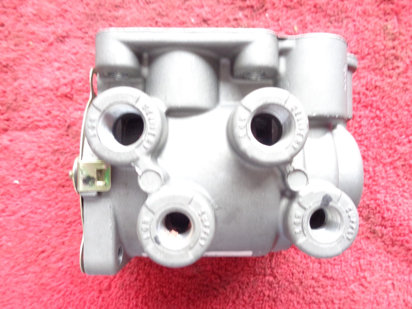 NEW Bendix Air Brake Valve Part# 101818N # 909828 | eBay