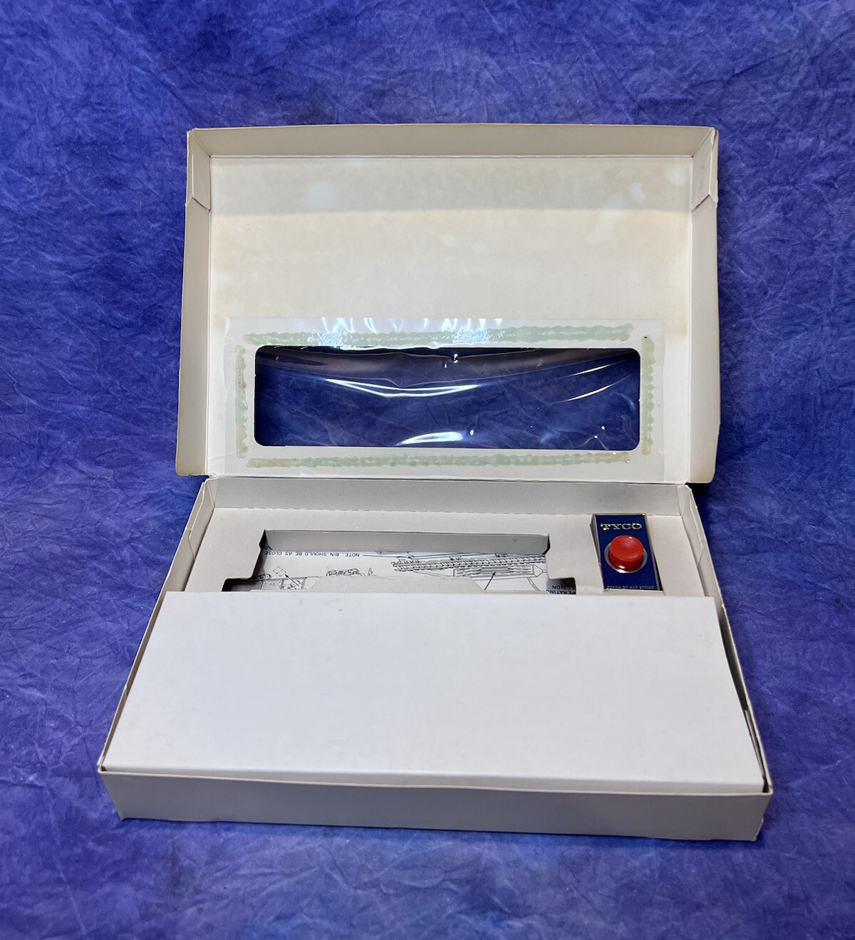 TYCO 930-900 HO Scale Remote Control Freight Unloading Box Car | eBay