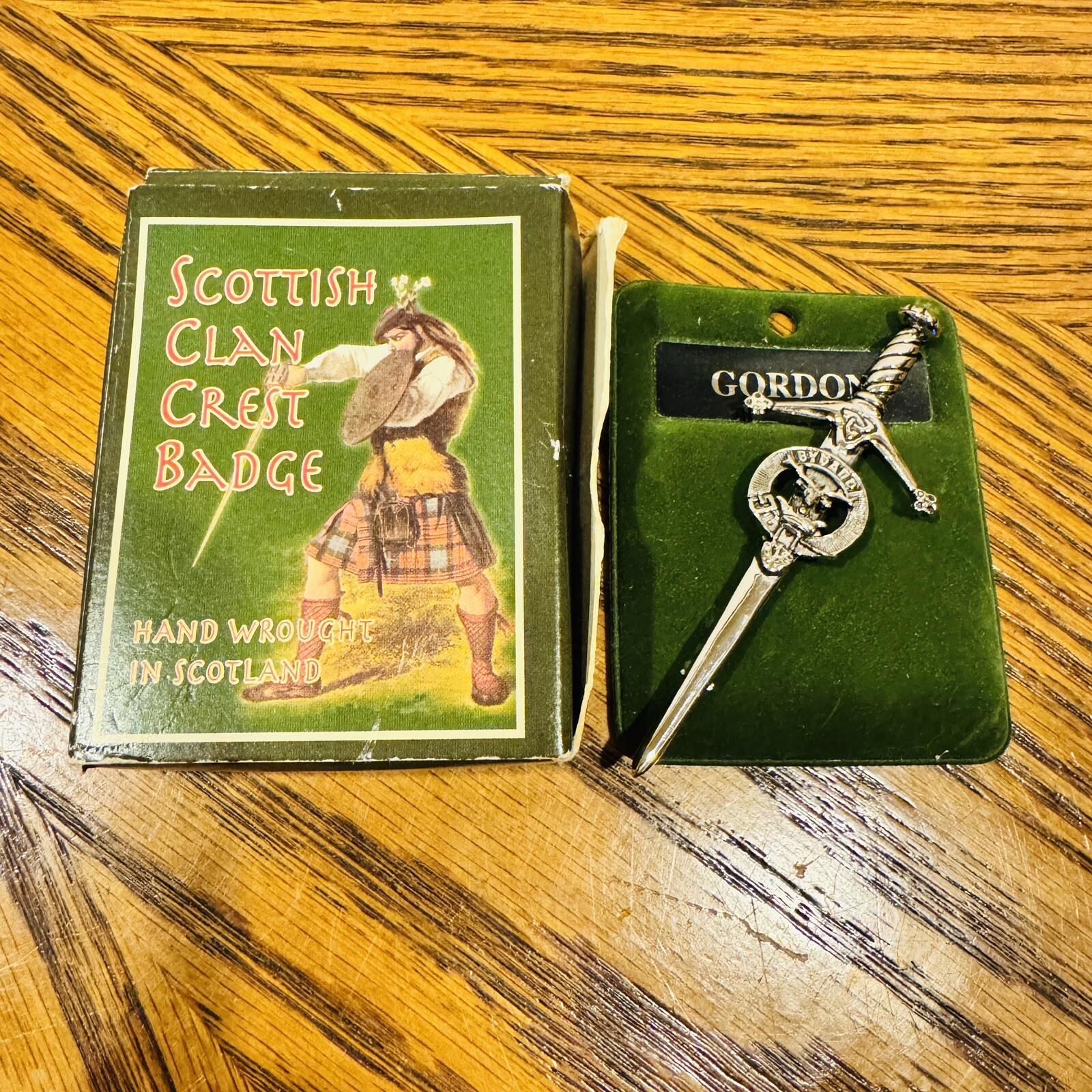 Vintage Gordon Scottish Clan Crest Badge - Gem