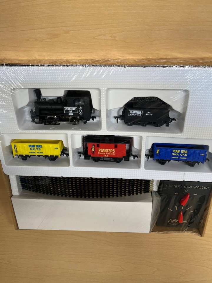 Planters Mr. Peanut Ho Scale Locomotive Train Set - NEW open box | eBay