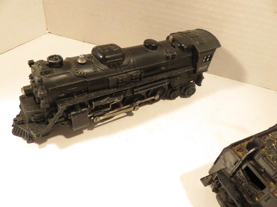 LIONEL TRAINS POST-WAR 2037 DIECAST STEAM LOCO W/ TENDER- 027- EXC ...