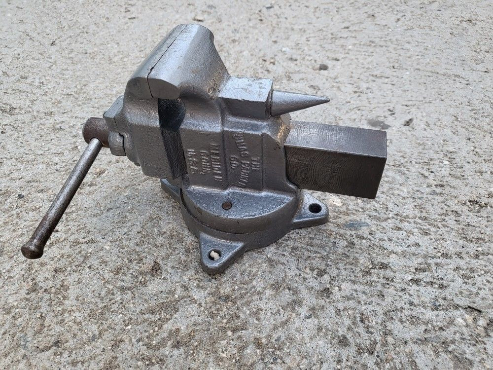 The Chas Parker Co. 2-1/2" Bench Vise With Swivel Base Vice | eBay