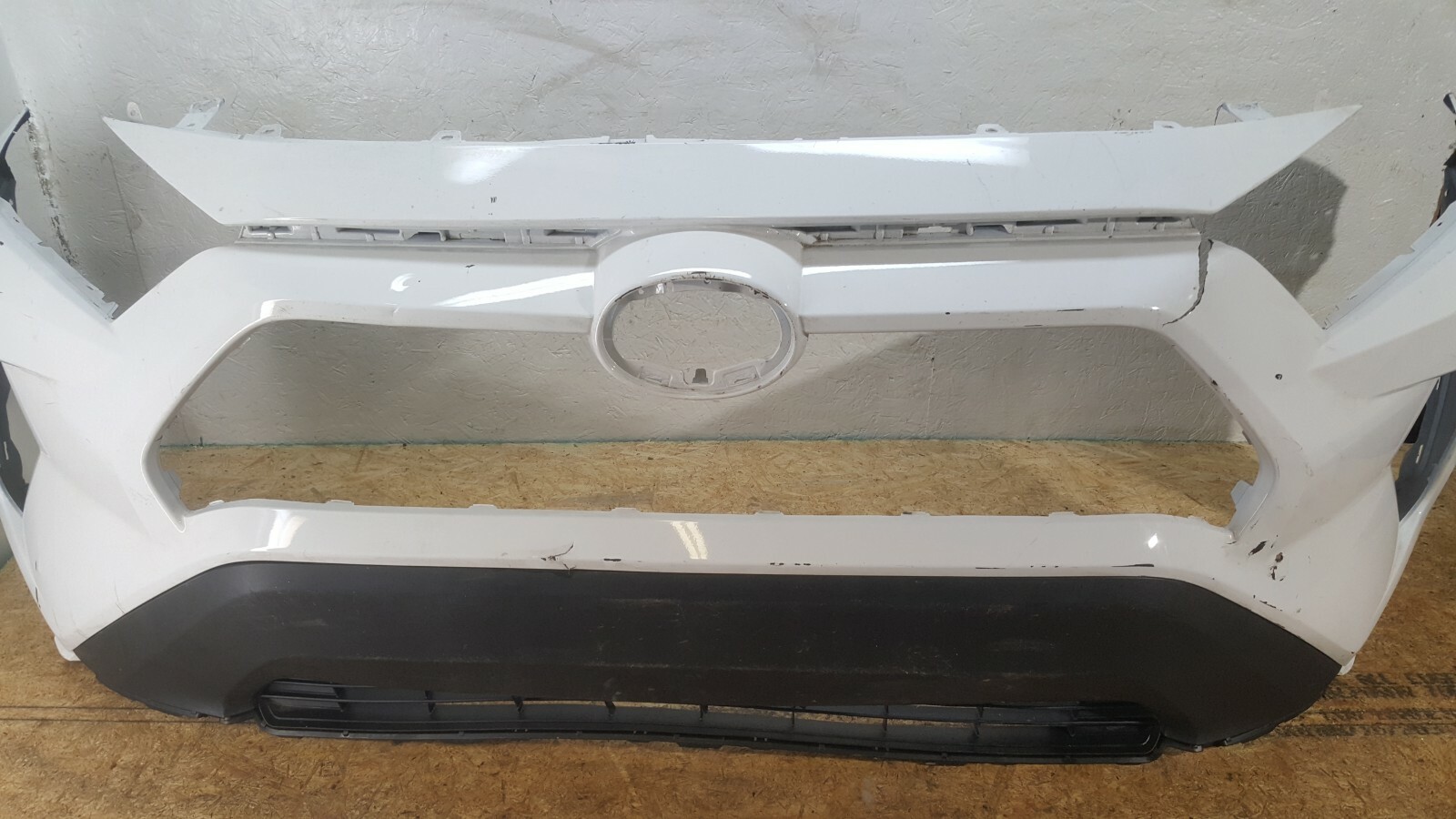 2019-2020 TOYOTA RAV 4 FRONT BUMPER COVER OEM WHITE | eBay
