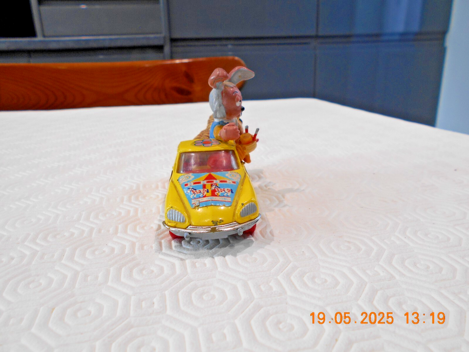 CORGI TOYS 807 MAGIC ROUNDABOUT CITROEN DS DOUGALS CAR | eBay UK