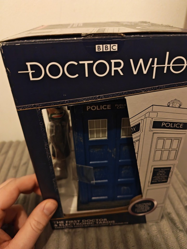 Dr Who 1st Doctor and Tardis an Unearthly Child Box Set B&M Exclusive ...