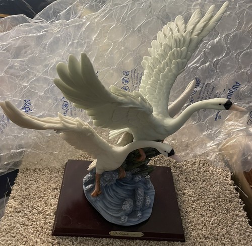 VINTAGE LARGE SCALE DE CAPOLI COLLECTION DOUBLE TWO FLYING SWANS ...