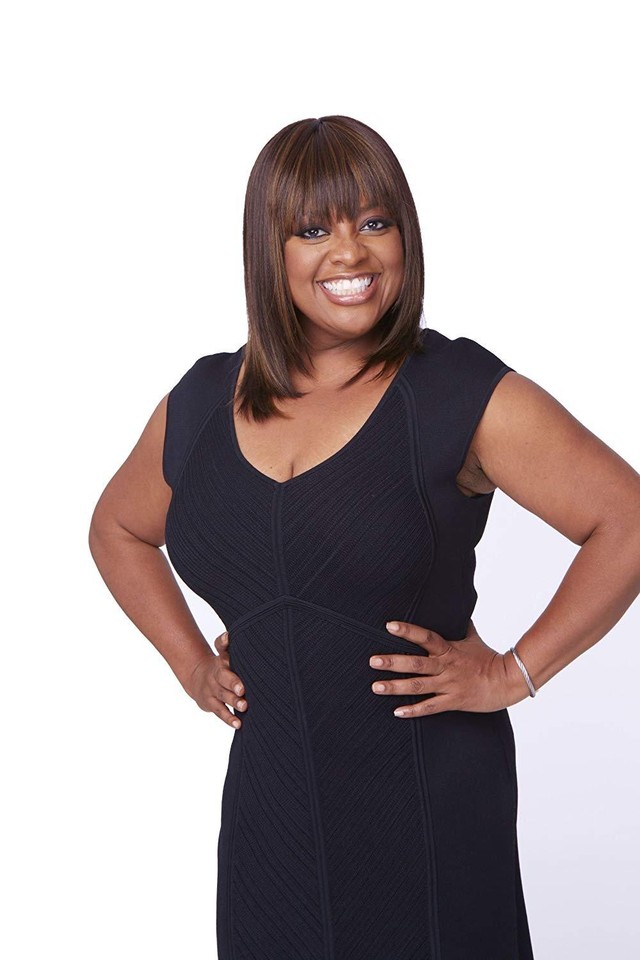 Sherri Shepherd Medium Ash Blonde Light Touch Bob Wig Hair Beauty ...