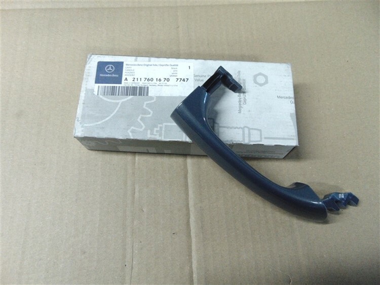 Brand New Front Right Door Handle Mercedes W203/W211 - A2117601670 ...