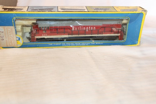 HO Scale AHM, GE U25-C Diesel Locomotive, Burlington, Red, #550 - 5056 ...