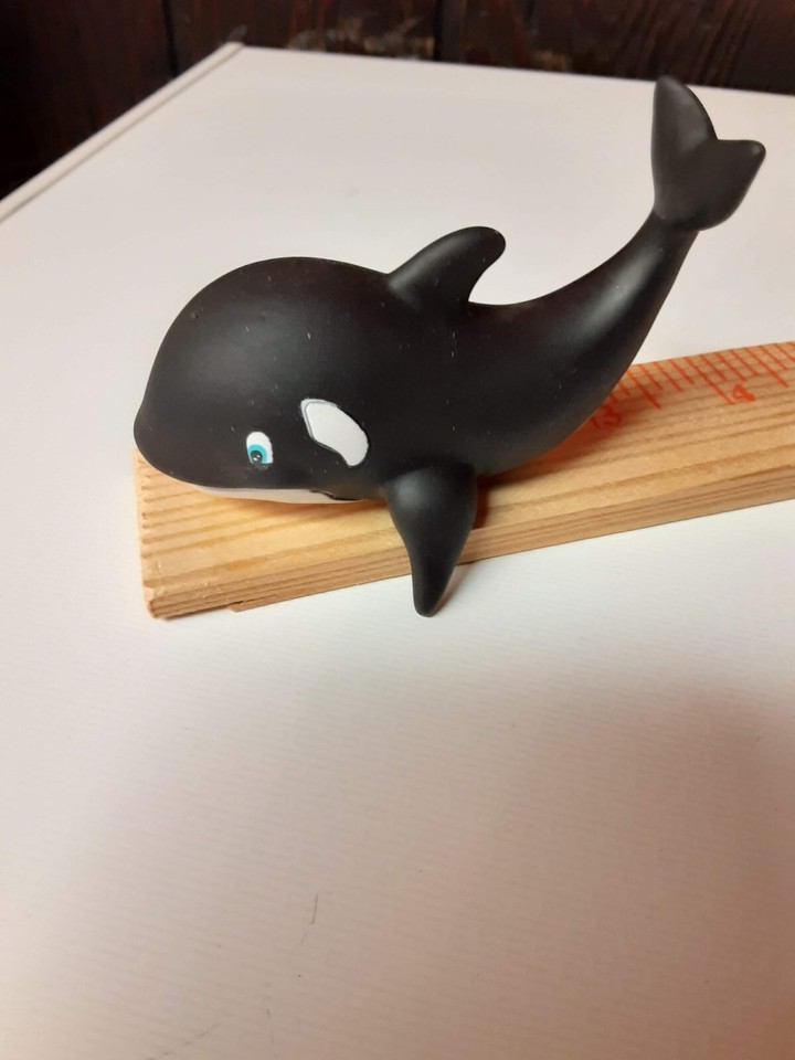 Barbie I Can Be a SeaWorld Trainer Set Baby Orca Whale 2008 Toy Figure ...