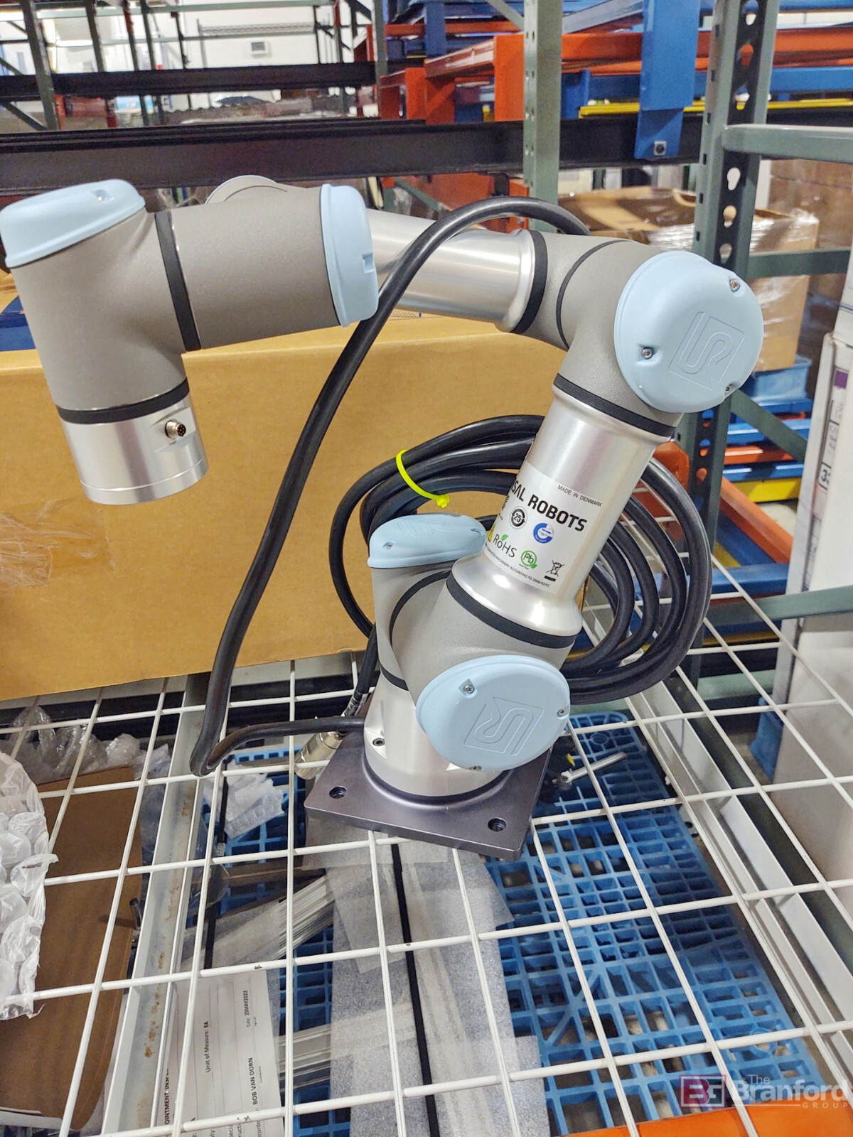 Universal Robot UR3e yr 2019 with table and control - Never Used ...