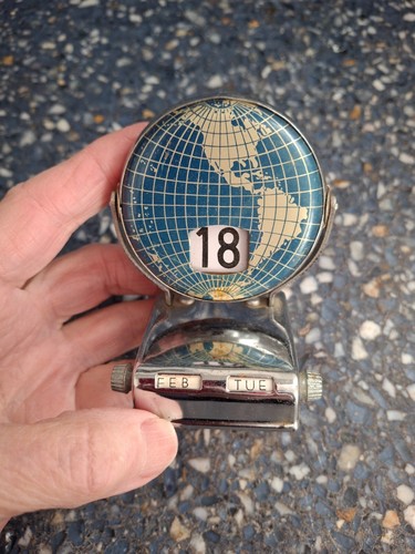 Vintage 1960s Globe World Map Perpetual Flip Desk Month/Date Calendar ...