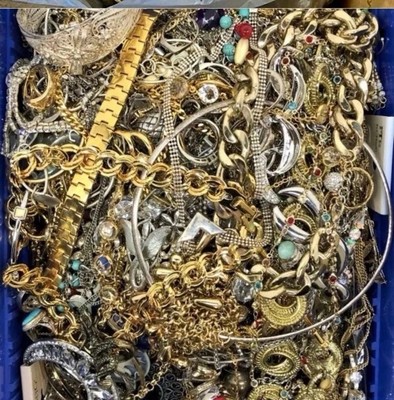 ⚜️ 2 LB Tangled Jewelry Treasure Lot ⚜️ Gold & Silver Tone Chains ...