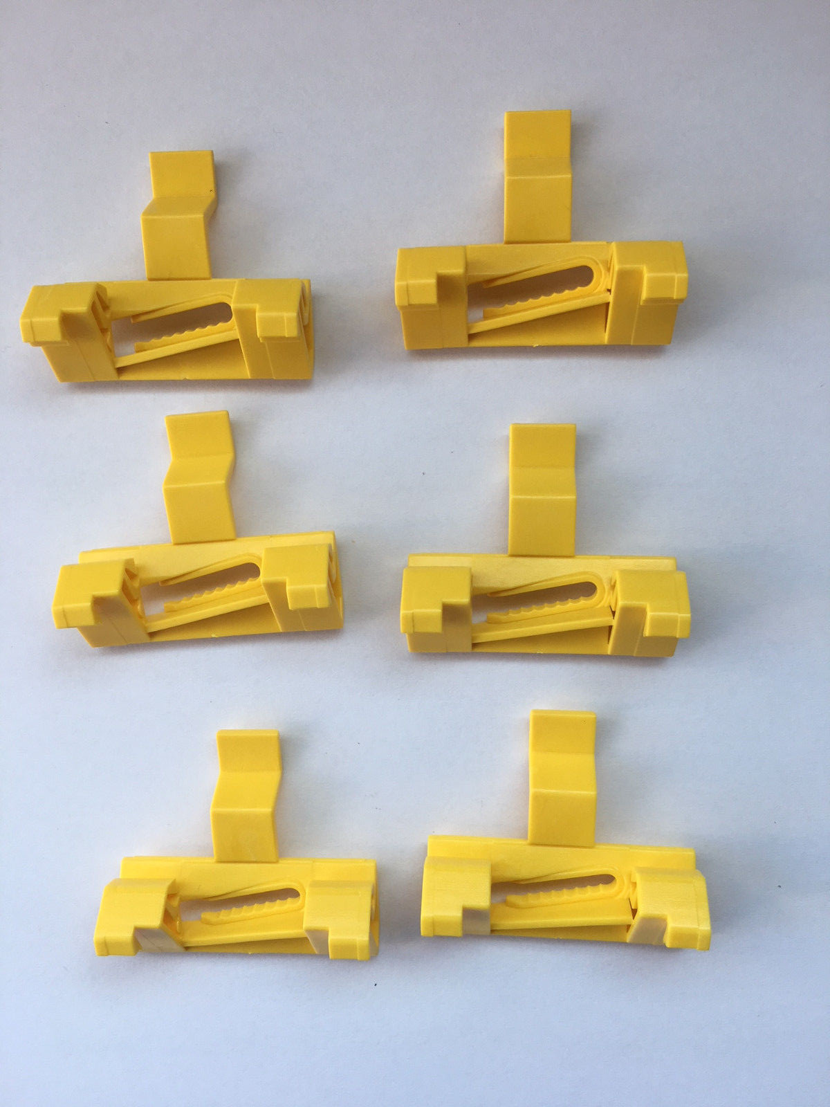 VOLVO S60, XC70,V70 WINDSHIELD MOULDING SIDE TRIM CLIP (6pcs kit ...