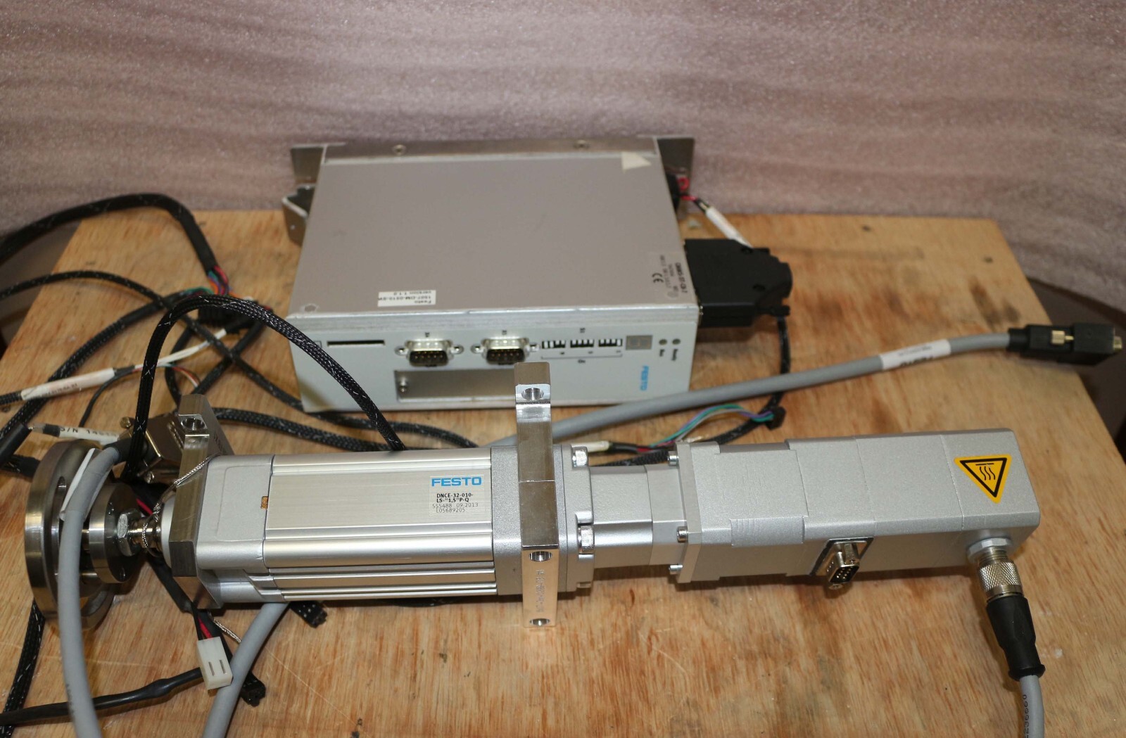 FESTO CMMS-ST-C8-7 Controller,DNCE-32-010-LS-"1,5"P-Q. EMMS-ST-42-S-SEB ...