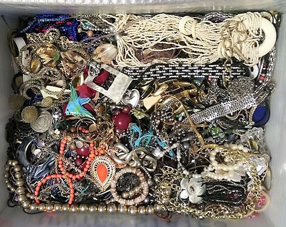 Huge Jewelry Lot 3 + Pounds Lbs Vintage Now Junk Craft Wear Pieces ...