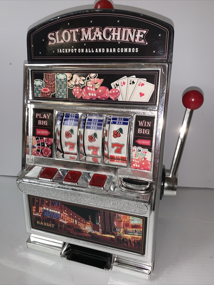 Lucky 7 Bar Slot Machine