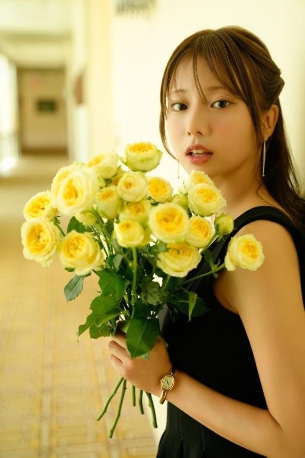 Yui Hayashi Photobook PALETTE Japanese Idol Model Gravure Photography Collection | eBay