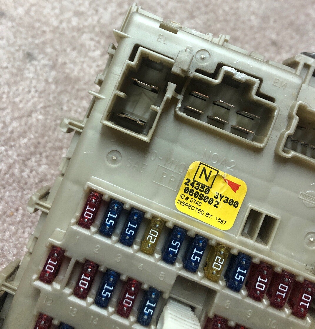 Used 02 Nissan Maxima Fuse Box Interior 3.5L 6CYL 4DR Part #24350 3Y300 ...