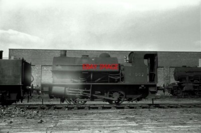 PHOTO LMS KITSON 0F 0-4-0ST 47002 IN STORE AT LOSTOCK HALL MPD IN LATE ...