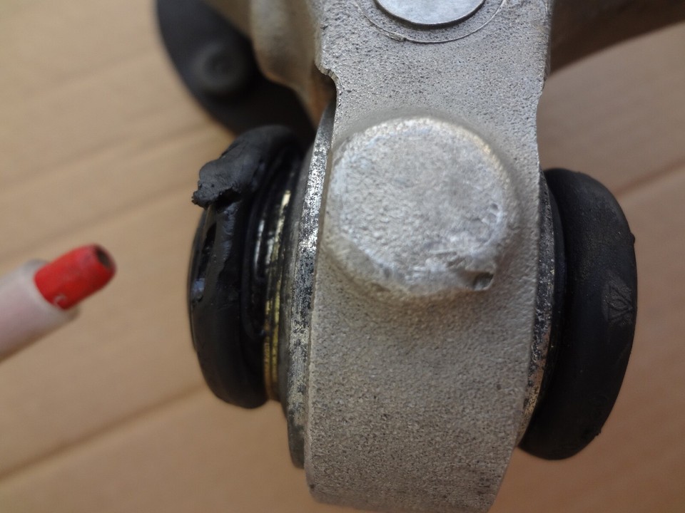 2003 - 2004 MUSTANG SVT COBRA 4.6 IRS LH & RH SPINDLE HUBS OEM SKU ...