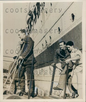 1940 WWII Wounded French Soldiers Debark From Hospital Ship Canada ...