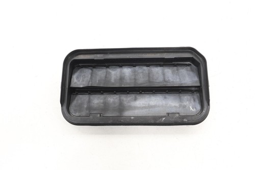 2020 - 2025 CADILLAC XT4 REAR RIGHT QUARTER AIR VENT GRILLE OEM ...