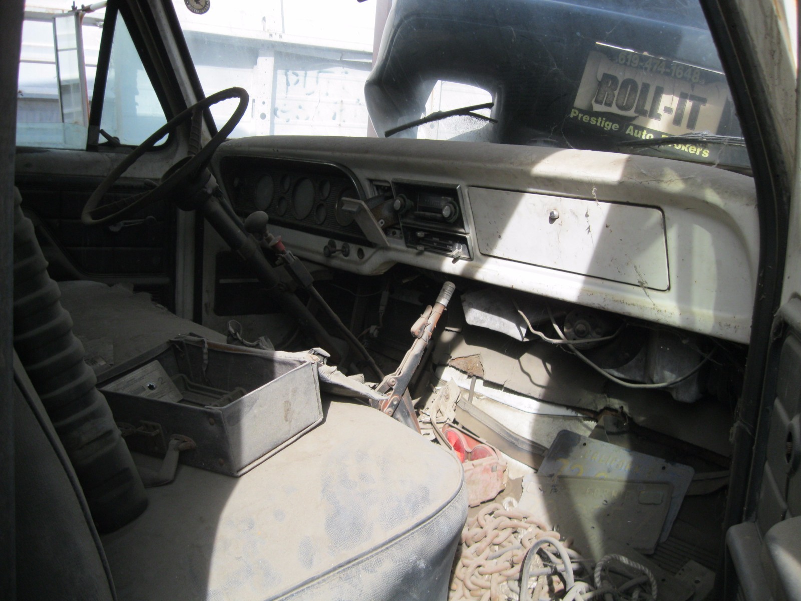 F600 Wrecker Tow Truck BOND ramp 75 Ford with 330 & 4 speed 2 speed ...