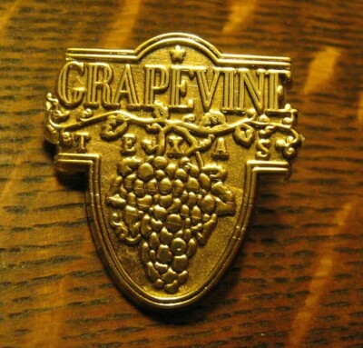 Grapevine TX Lapel Pin - Vintage Texas City USA Dallas Area Souvenir ...